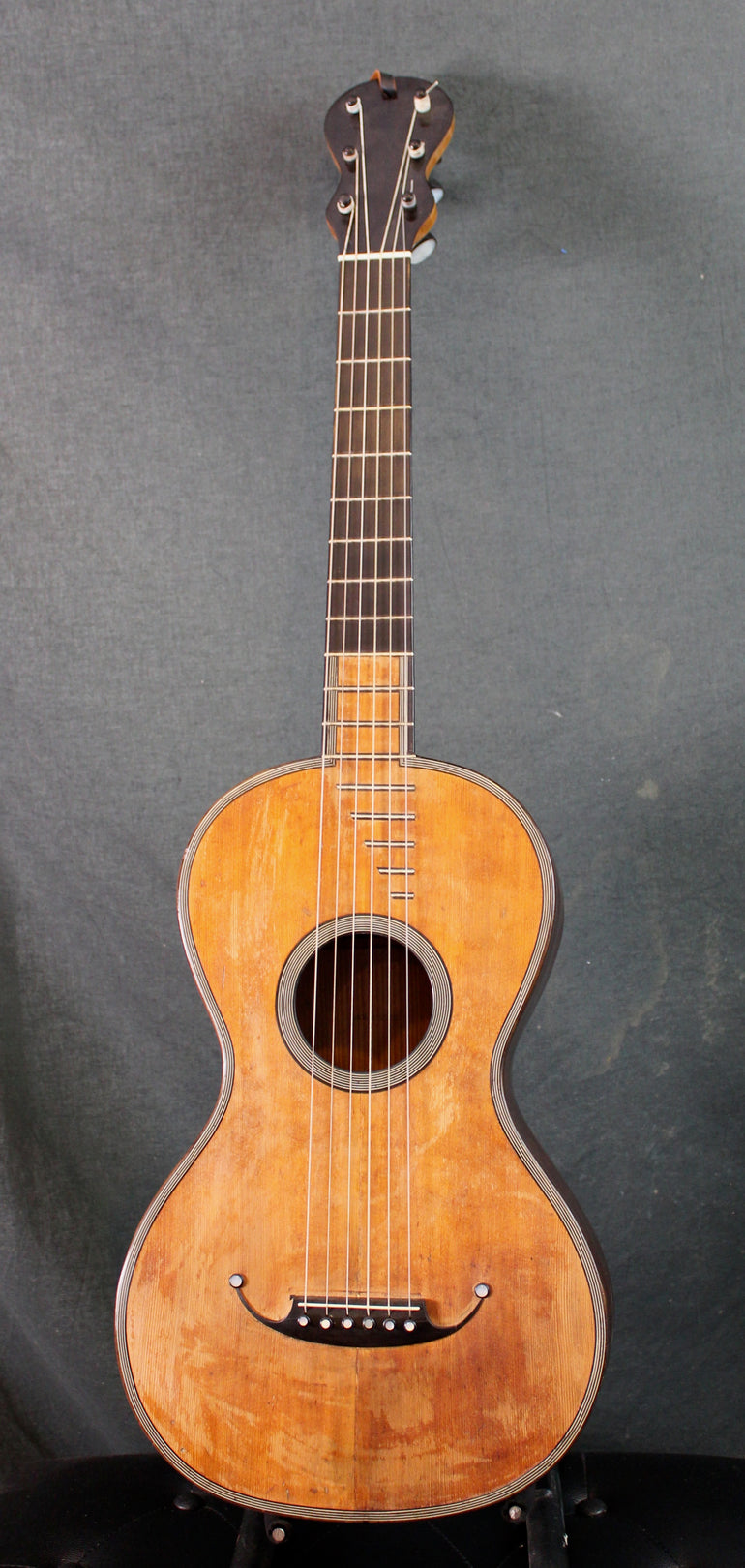 FRENCH GUITAR BY LAROUSSE CIRCA 1825– Rick Falkiner's Guitar Centre.